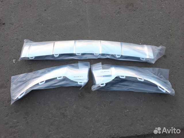Нижний хром переднего бампера Mercedes 292 166 GLE купить в Москве | Авито