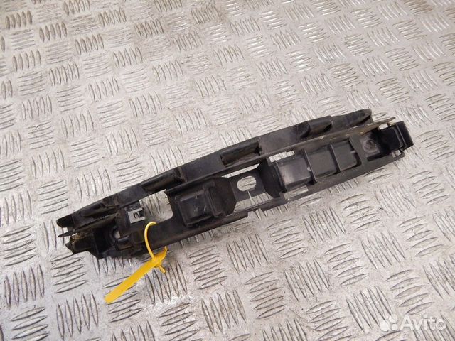 Часть бампера: кронштейн бампера BMW E65/66 купить в Москве | Запчасти ...